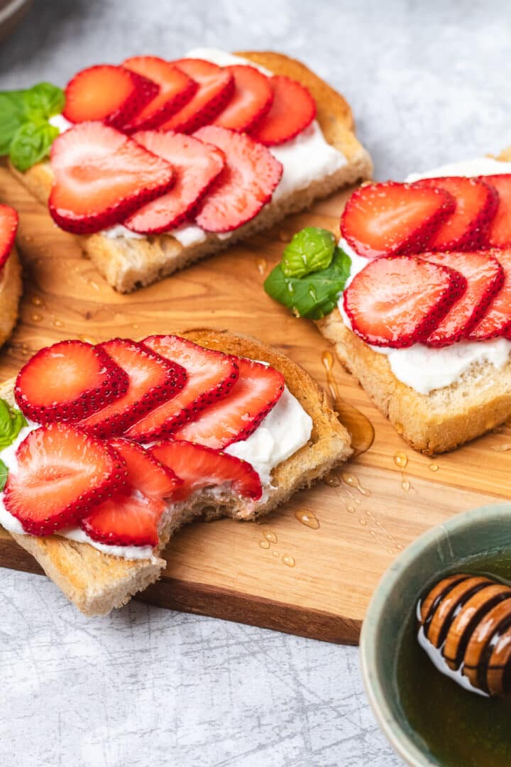 20+ High Protein Snack Ideas (you actually want to eat)