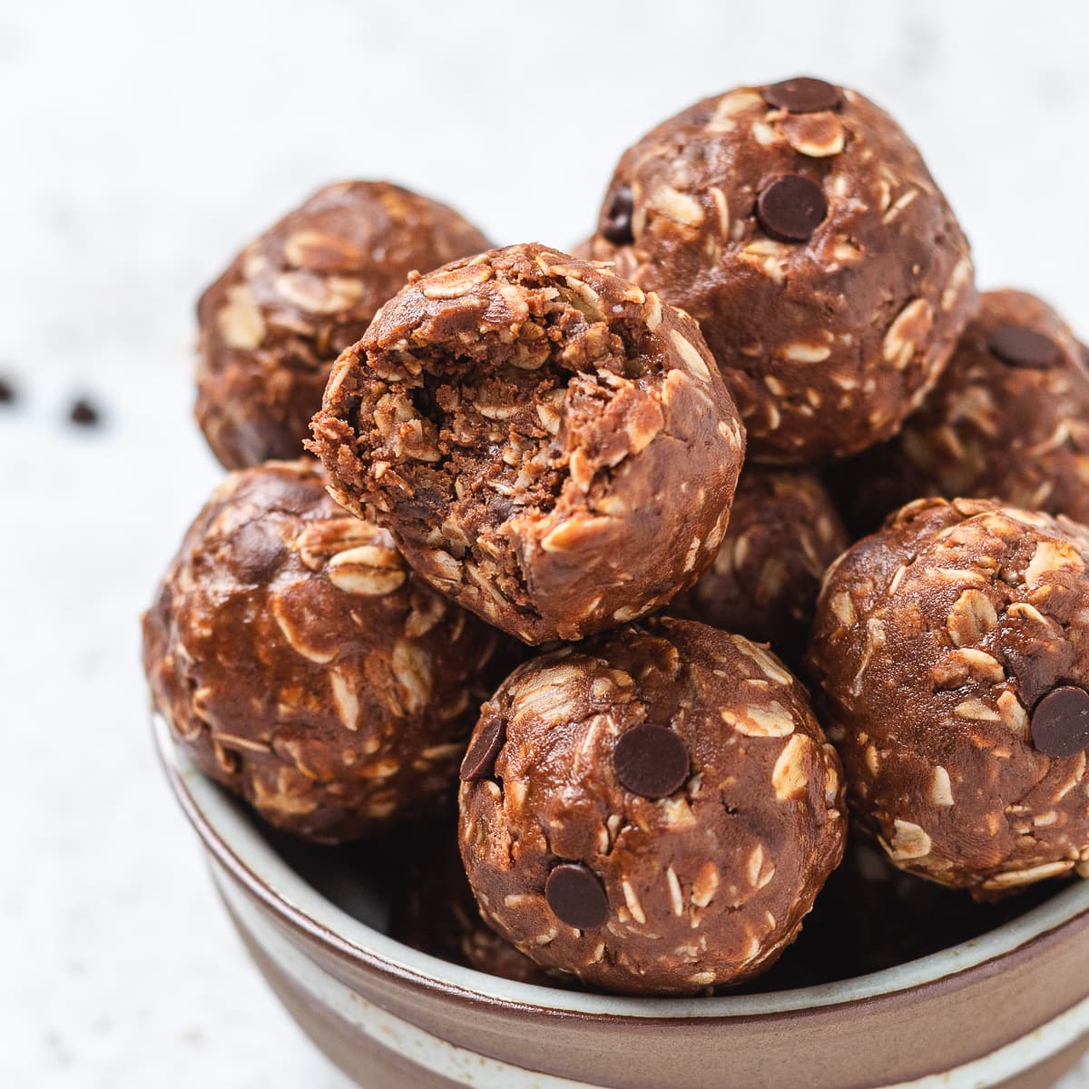 Easy Chocolate Protein Balls